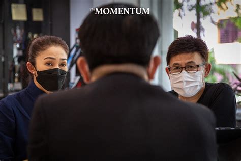 The Momentum ‘อัศวิณีย์ อดีตคณบดีคณะวิจิตรศิลป์