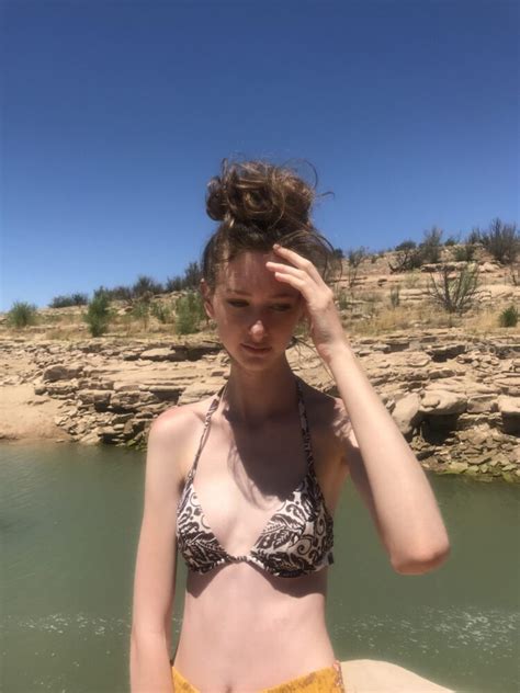 7 Hot Sexy Hannah Walker Bikini Pics