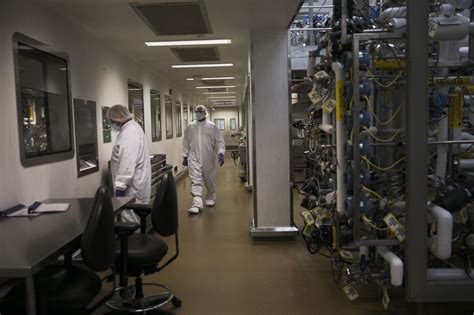 因擔心對變種無效，美國暫停分發禮來的新冠抗體藥物 Wsj