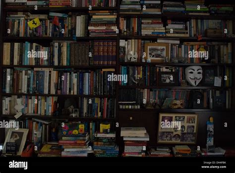 Bookshelf Trinkets At Catherine Dorsey Blog