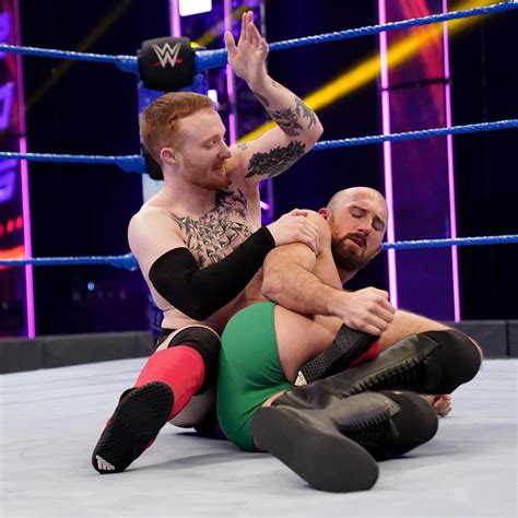 Oney Lorcan R Wrestlewiththepackage