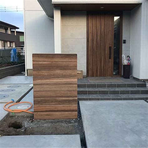 玄関入り口木目調タイル門柱ウッドタイルのインテリア実例 2018 12 11 160807 ｜ Roomclip（ルーム