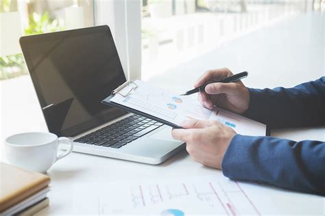 Lead Vs Lag Indicators Why You Wont Win In Business While Looking At
