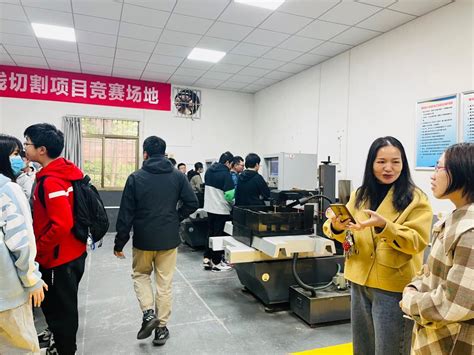 学院领导带队前往工训中心看望金工实习学生 国际教育学院国际交流中心