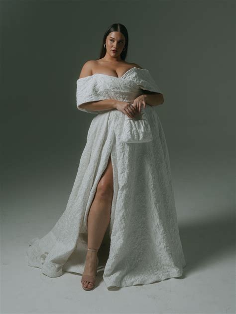 Cassi V2 Curve Hera Couture