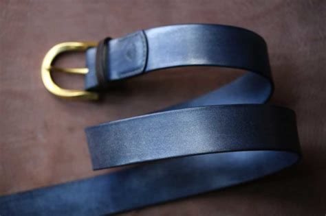 革のベルトは何年もつのかって？ King Of Leather Blog