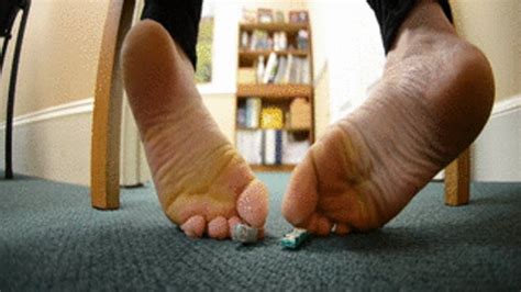 Shrinking Accident Tiny Cars Transported To New Giant World Woman Has No Idea She Is