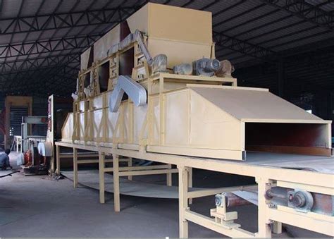 เราเป็นผู้จำหน่ายเครื่องผลิตไม้อัด ไม้ปาร์ติเกิ้ล เพื่อให้ได้ไม้บอร์ด