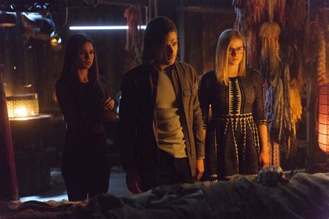 The Magicians Showrunner Learned The Hard Way Not To Work With Bears