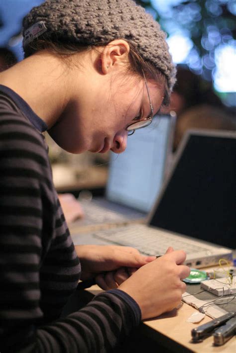 Make Your Own Wearable Workshop Mediamatic