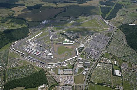 Porsche and JLR reportedly clash over Silverstone purchase | Autocar
