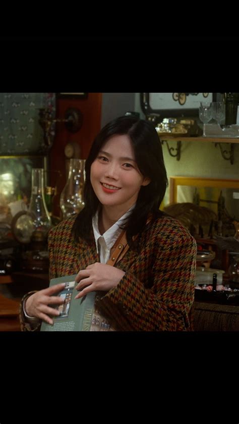 Ohmygirl 오마이걸 241222 Christmas Party 📸 미라클과 효정이만이 탑승할 수 있는 크리스마스 야간열차의 종착역 Christmas Party🐰