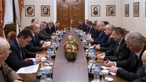 Президентът проведе работна среща за охраната на външните европейски