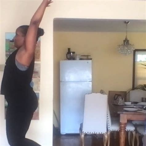 Alternating Step Ups With Put Your Hands Up By Jataesha C Exercise How To Skimble