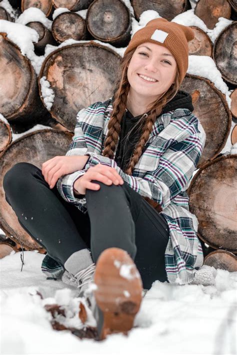 How To Dress Like A Cute And Cool Girl Nerd Panaprium