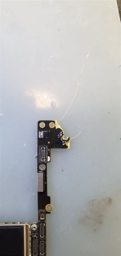 iphone7plus主板被摔爛wifi信號弱兩根線就可以解決 每日頭條