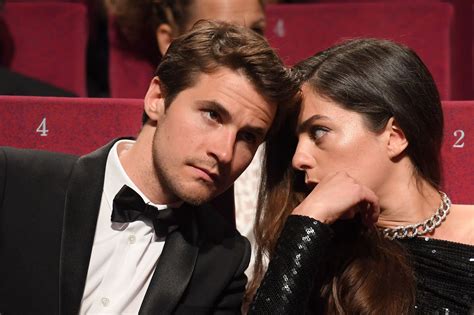 Дочь Алена Делона показала своего жениха Караван