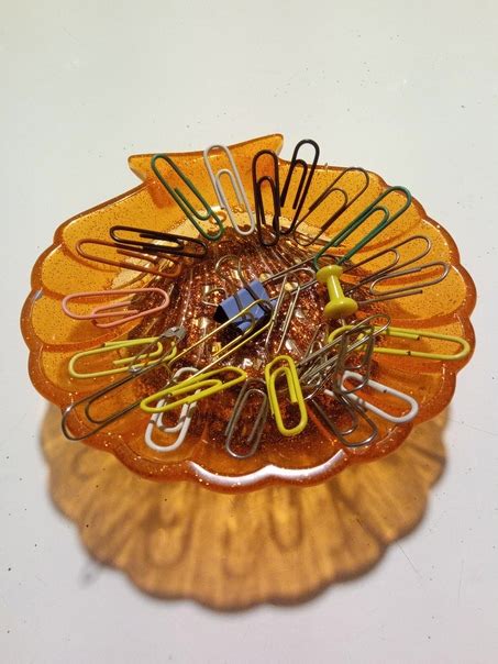 Подставка для скрепок на магните и прочей канцелярии На фото образец Можно без магнита и любой