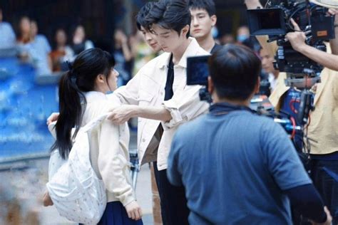 8 Potret Romantis Chen Zheyuan Dan Zhao Lusi