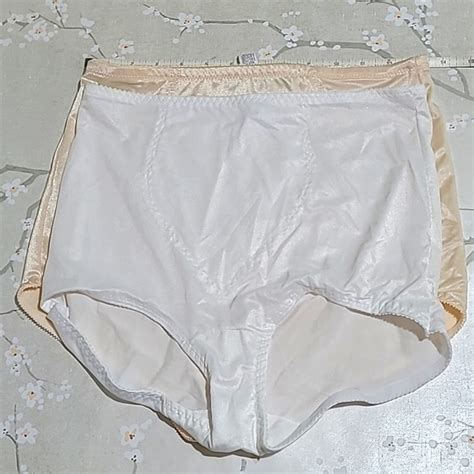 Bali Intimates And Sleepwear Nwot Bali Firm Control Tummy Panel Brief