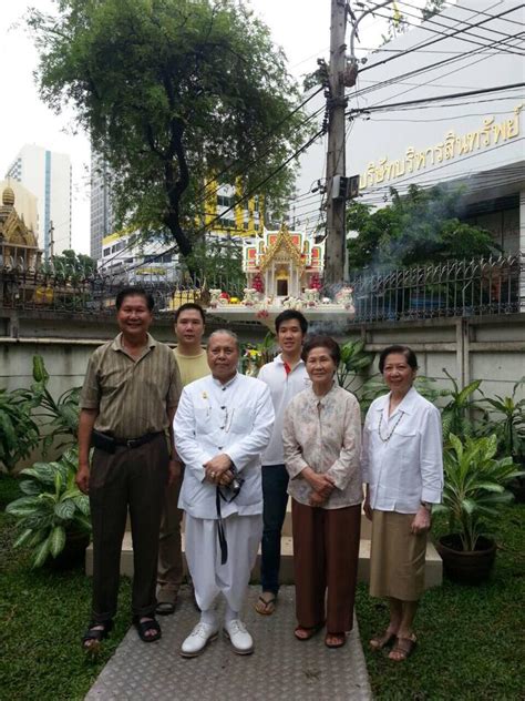 ธุรกิจไม่สะดุดถ้าจิตใจคุณสต อาณาจักรศาลพระภูมิโชคนำศิลป์