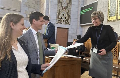 Nebraska 911 Outages Spark Bills Aimed At Shoring Things Up • Nebraska