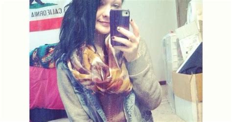 Flaquita Caliente Mostrando Todo