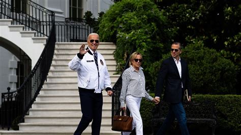 Платформата „Х“ на Илон Мъск се подигра с Джо Байдън след решението му да помилва сина си