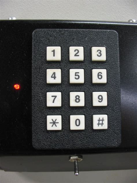 Combination Lock For Safe Using Pic16f628