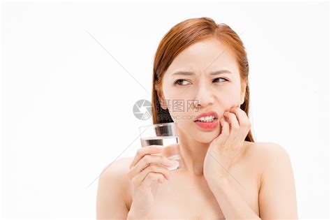 美女牙疼高清图片下载 正版图片501353086 摄图网