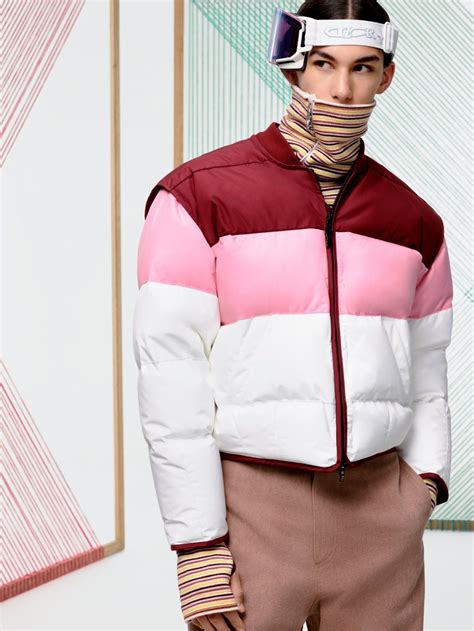 디올 루이스 해밀턴과 손잡고 완성한 라이프스타일 캡슐 컬렉션 네이트뷰