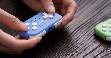 8bitdos New 24 99 Micro Controller Makes Nintendo Switch Joy Cons Look Big The Verge