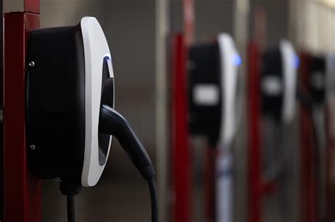 Ev 충전소 전기 자동차 Ev 배터리 충전용 전기 자동차 충전소 전기 엔진 탑재 차량용 플러그 Ev 충전기 청정 에너지 주차장