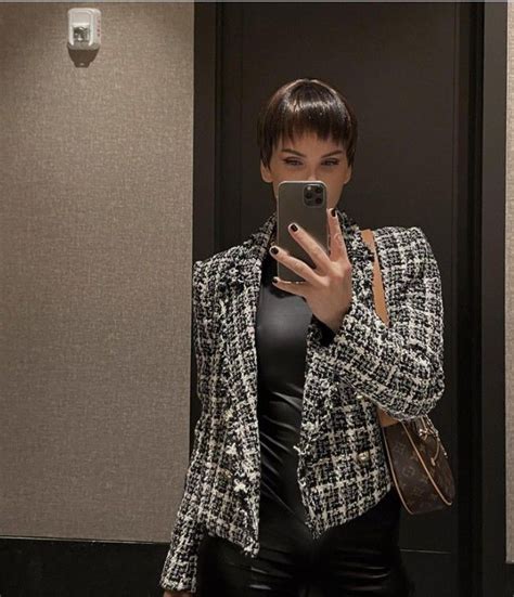 Modelet Më Të Mira Të Flokëve Me Balluke I Fshijnë Vitet Nga Fytyra Sjellin Ndryshime Shumë