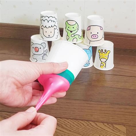 【保育士監修】おうちで遊ぶ 風船と紙コップでつくる的当てゲーム 手作りおもちゃ 紙コップ 紙コップ おもちゃ 紙コップ 工作