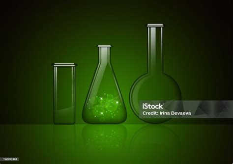 신비한 물질과 어두운 배경에 고립 된 두 개의 빈 유리 플라스크추상 투명 유리 플라스크 화학 및 생물학적 실험 3가지 개체에 대한 스톡 벡터 아트 및 기타 이미지 Istock