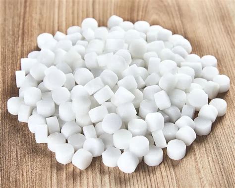 Camphor In Hair Oil Is Your Answer To Movie Star Like Hair