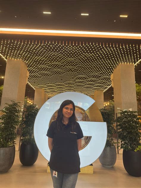 The Hardest Part Of Coding Explaining It To Someone Else Shreya Narayan Posted On The Topic