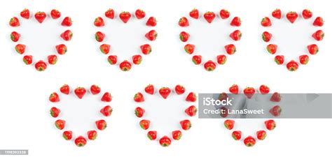 흰색 배경에 딸기 상단보기 발렌타인 배경입니다 화이트에 신선한 딸기로 만든 하트 프레임 열매 패턴 창의적인 음식 개념에 대한