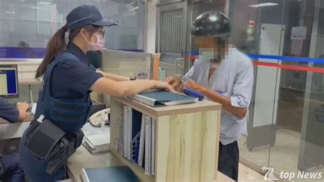 台南失智老翁騎車迷航 警員協助返家 鑫傳國際多媒體科技股份有限公司 Tdn台灣生活新聞