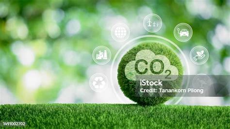 탄소 배출 감소 탄소 중립 개념 순 제로 배출 목표 아이콘이 있는 녹색 배경 0에 대한 스톡 사진 및 기타 이미지 0 0명