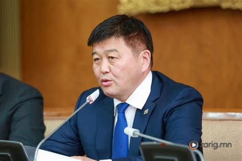 Х Болорчулуун Мөнгө албан тушаалын төлөө хэнтэй ч хамаагүй наалддаг нэгэн улстөрч намайг