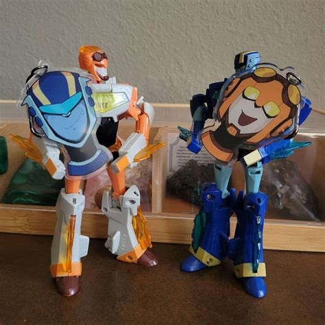 Transformers Keychains Close On Toyhouse