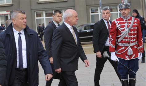 ПИК Tv Премиерът Главчев Очаквам да има редовно и стабилно правителство ВИДЕО