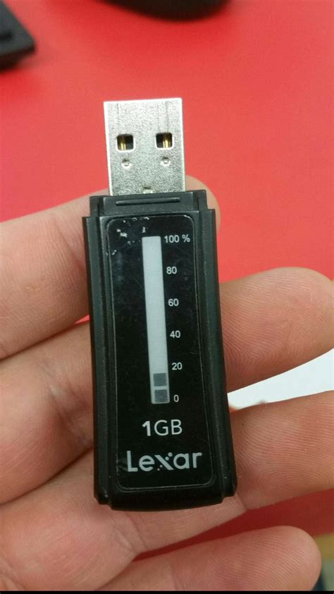 Flash Drive Shows Percentage Of Data Used