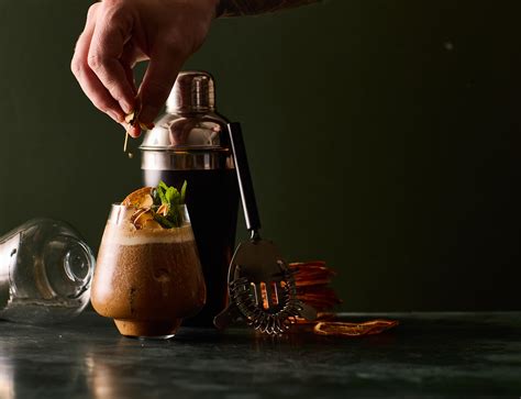Nyd Forfriskende Iskaffe Cocktails Opskrifter Og Tips Bold Drinks