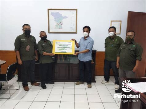 Perhutani Perhutani Salurkan Dana Tjsl Untuk Renovasi Mushola Ar