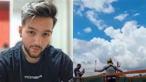 Mans Bridge Swing To Celebrate Divorce Goes Wrong But He Lives To