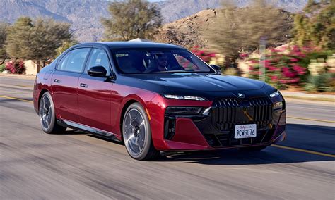 Bmw Takes Opposite Course Than Rivals With I7 Automotive News Europe