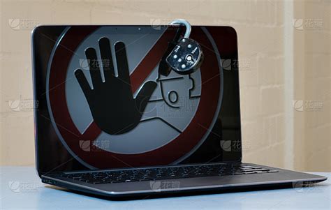 在笔记本电脑锁。